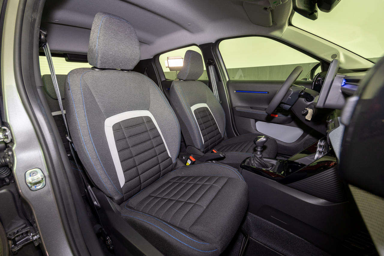 Citroën C3 (2024). La nouvelle citadine face à l'ancienne : quelles ...