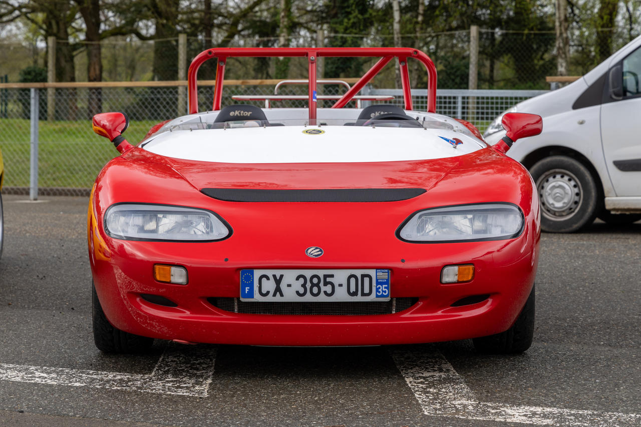 Hommell Berlinette. La folle histoire (et l'essai) de la Lotus à la ...