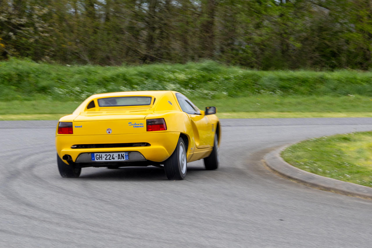Hommell Berlinette. La folle histoire (et l'essai) de la Lotus à la ...