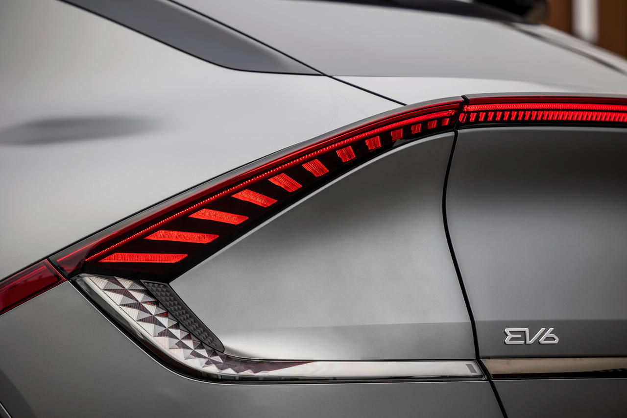 Signature lumineuse. Combien coûtent les feux dernier cri de votre voiture