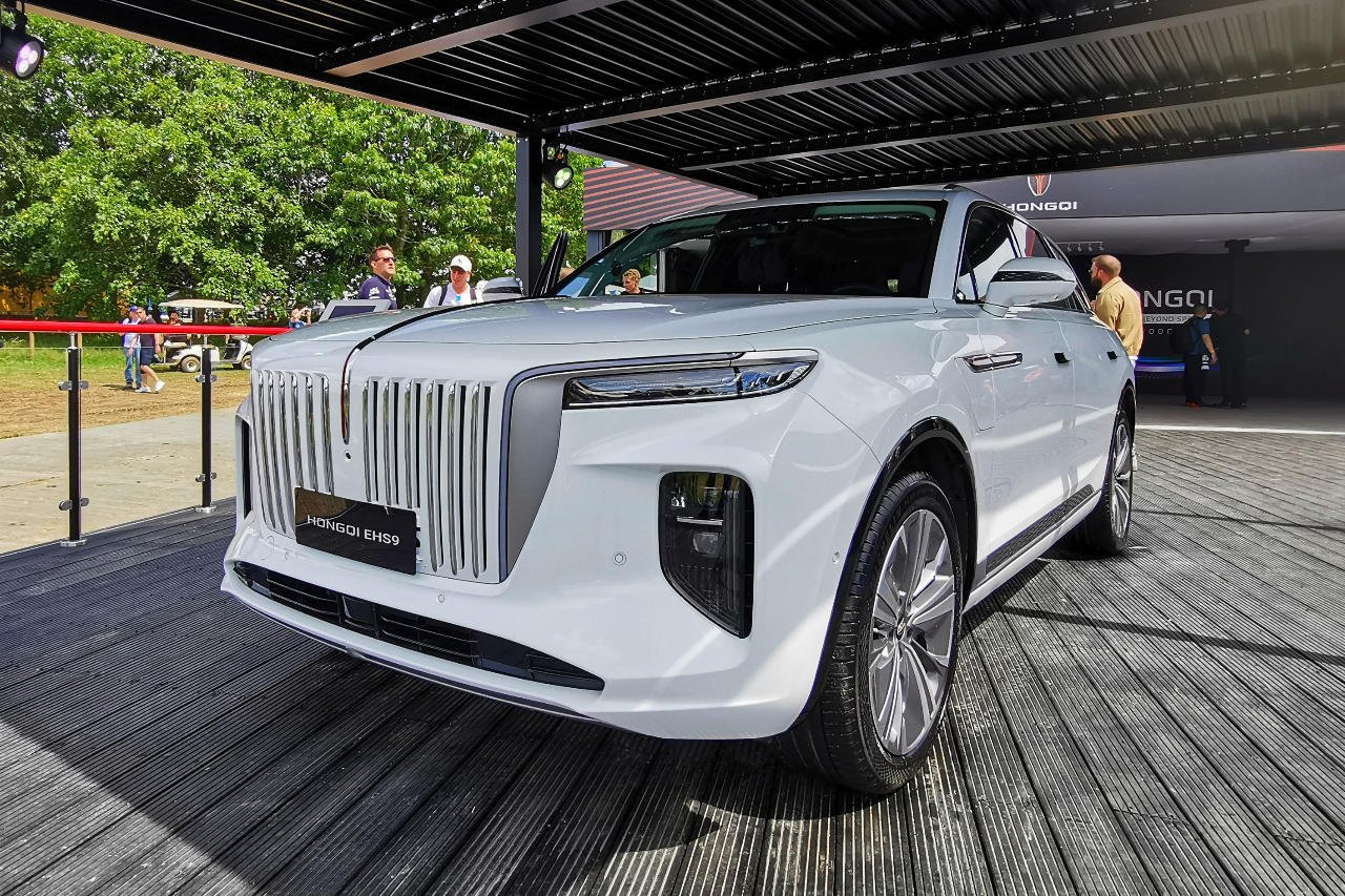 Hongqi. La luxueuse marque chinoise débarque en France avec ses modèles ...