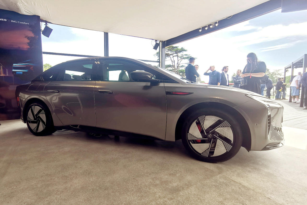 Hongqi. La luxueuse marque chinoise débarque en France avec ses modèles ...