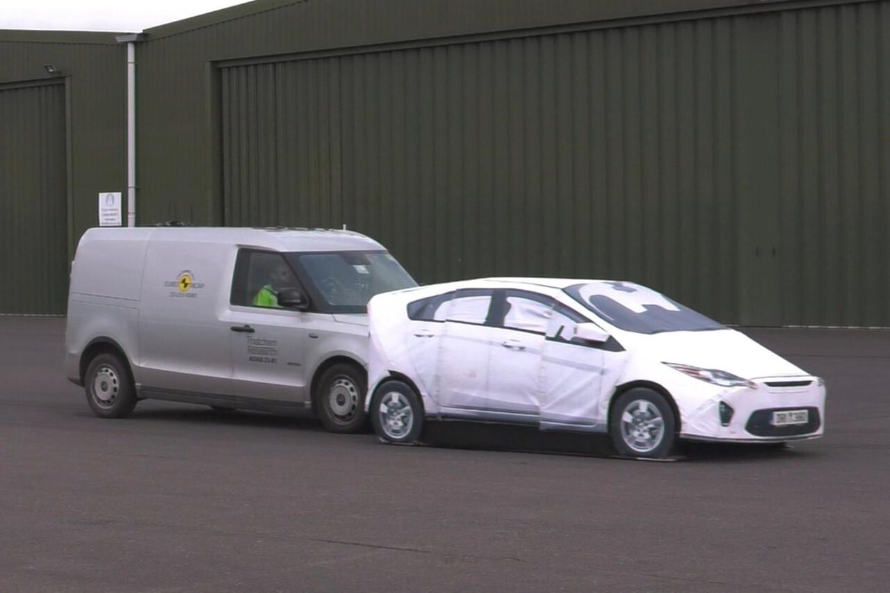 Véhicules utilitaires. Leur sécurité active fait un bond en avant à l ...