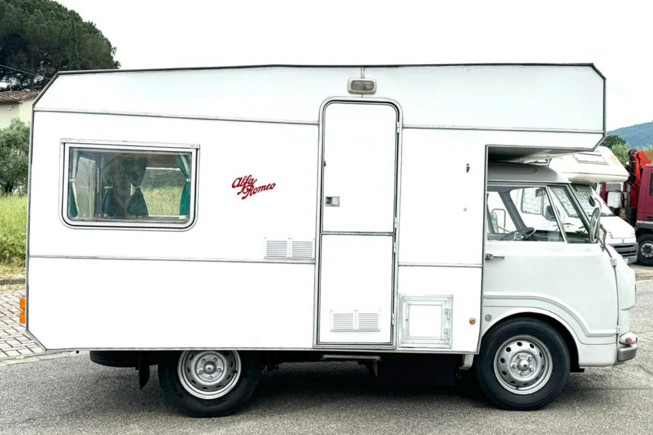 Insolite. Un rarissime utilitaire Alfa Romeo A12 aménagé en camping-car ...