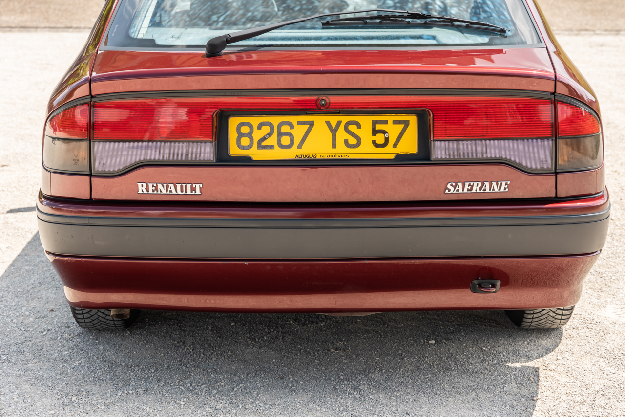 Essai rétro Renault Safrane V6 et 5 cylindres : du solide