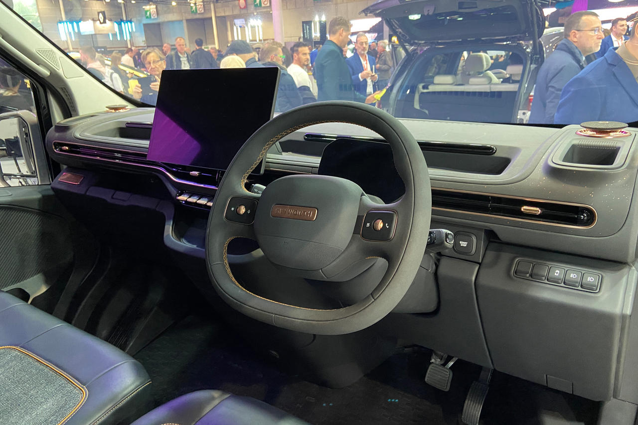 Skyworth Hongtu (2025). Un utilitaire électrique chinois face aux e ...