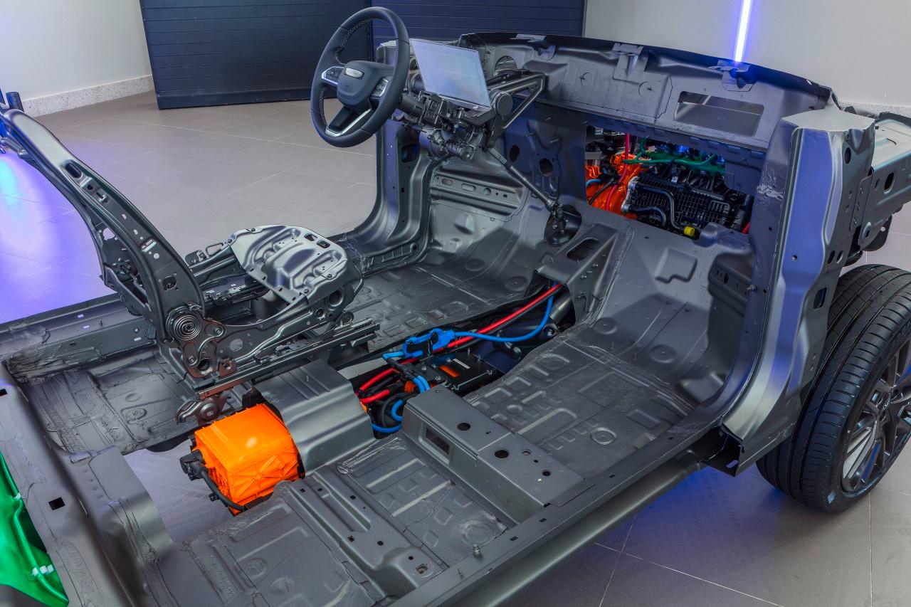 Stellantis accélère sur l’hybridation légère avec la prise de contrôle ...