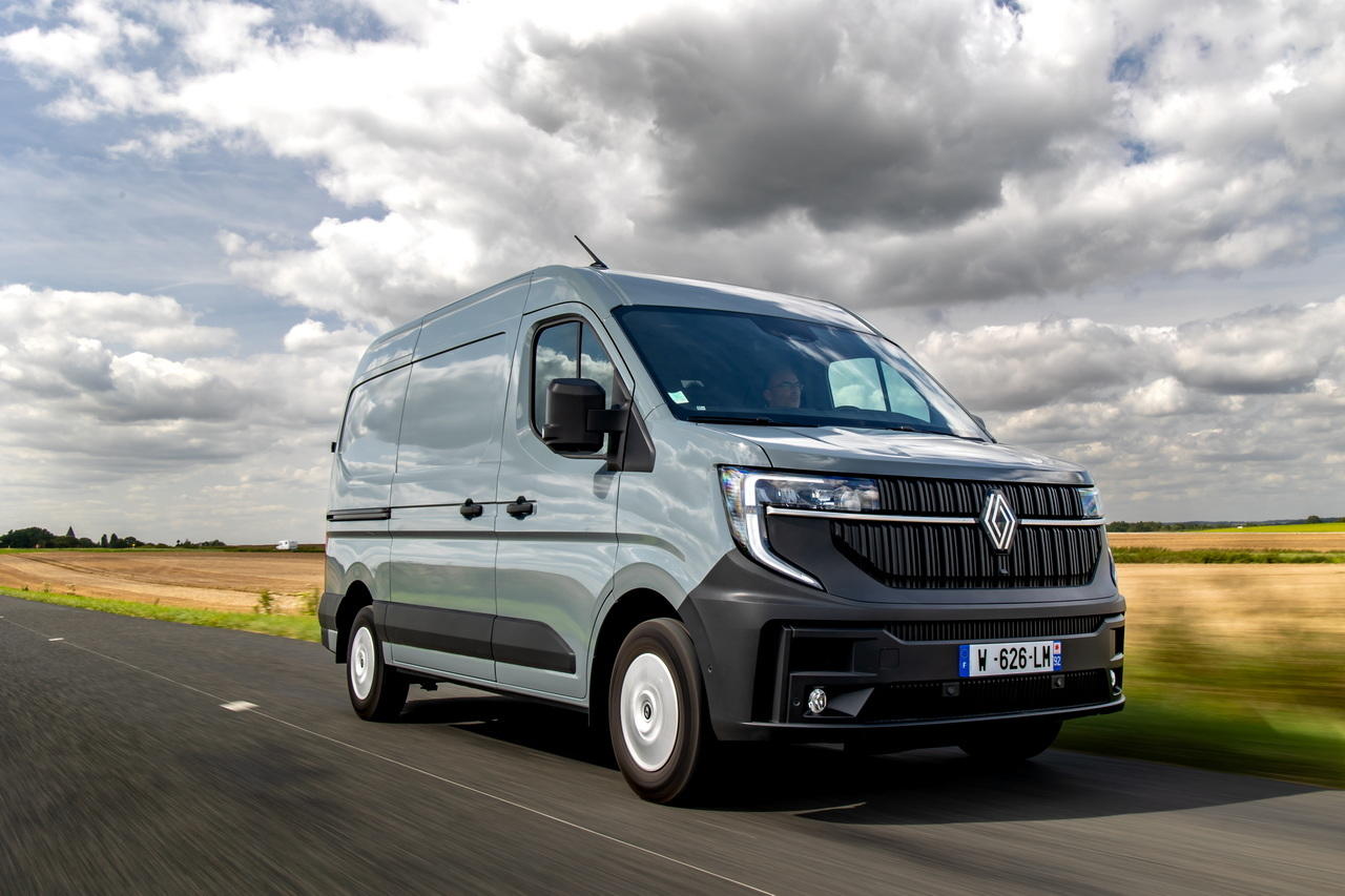 Le Renault Master élu Utilitaire 2025 aux Trophées de L’argus