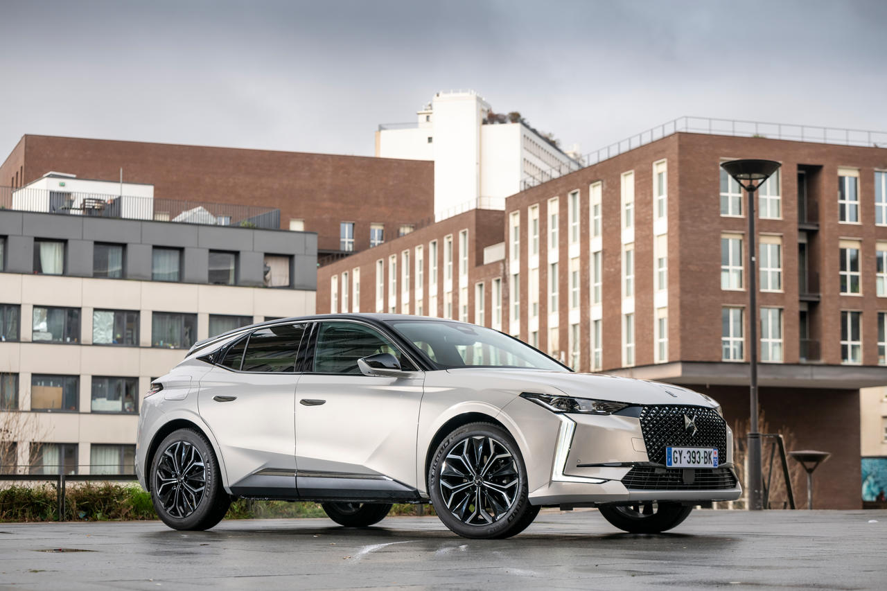 DS 4 (2025). Restylage, version électrique… comment la compacte va évoluer