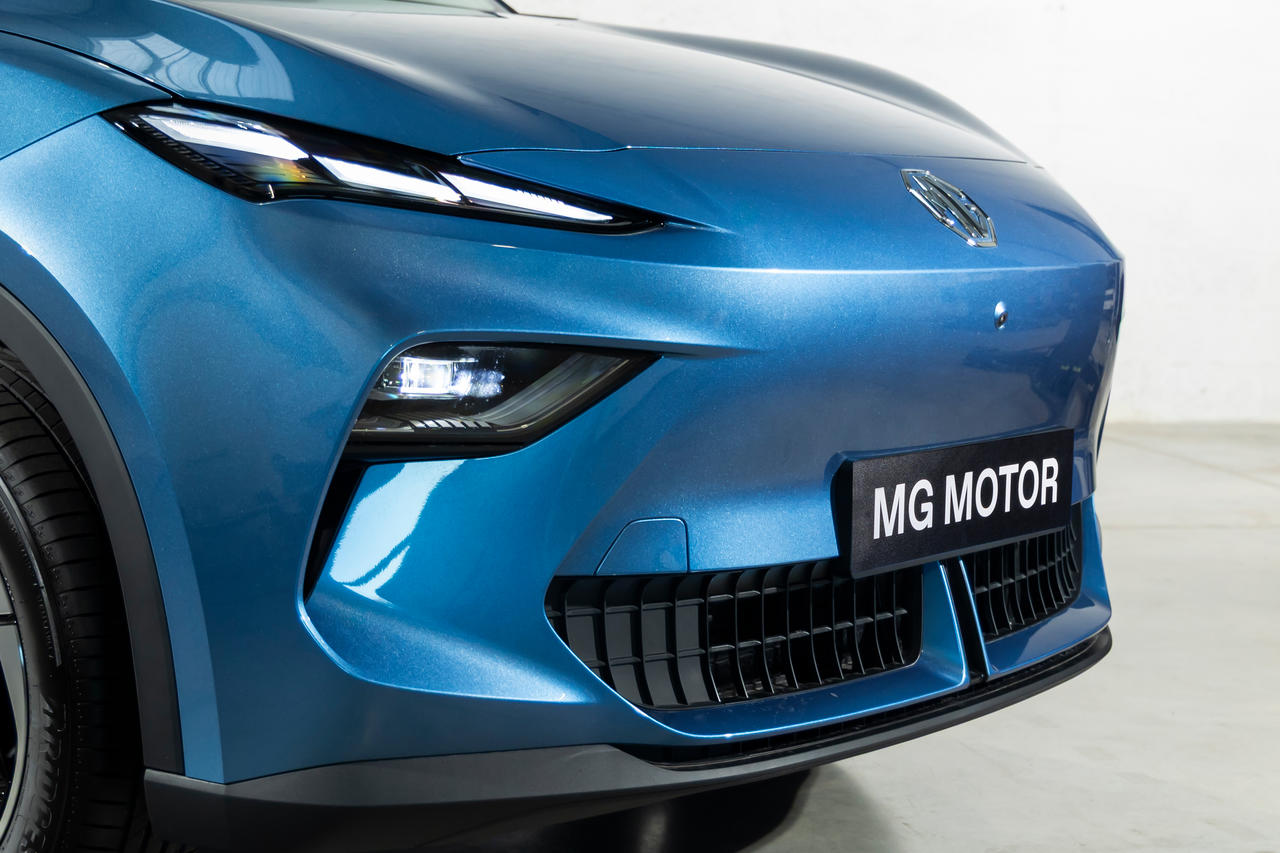 MG S5 EV (2025). Découverte et prix du nouveau rival des Renault Scénic ...