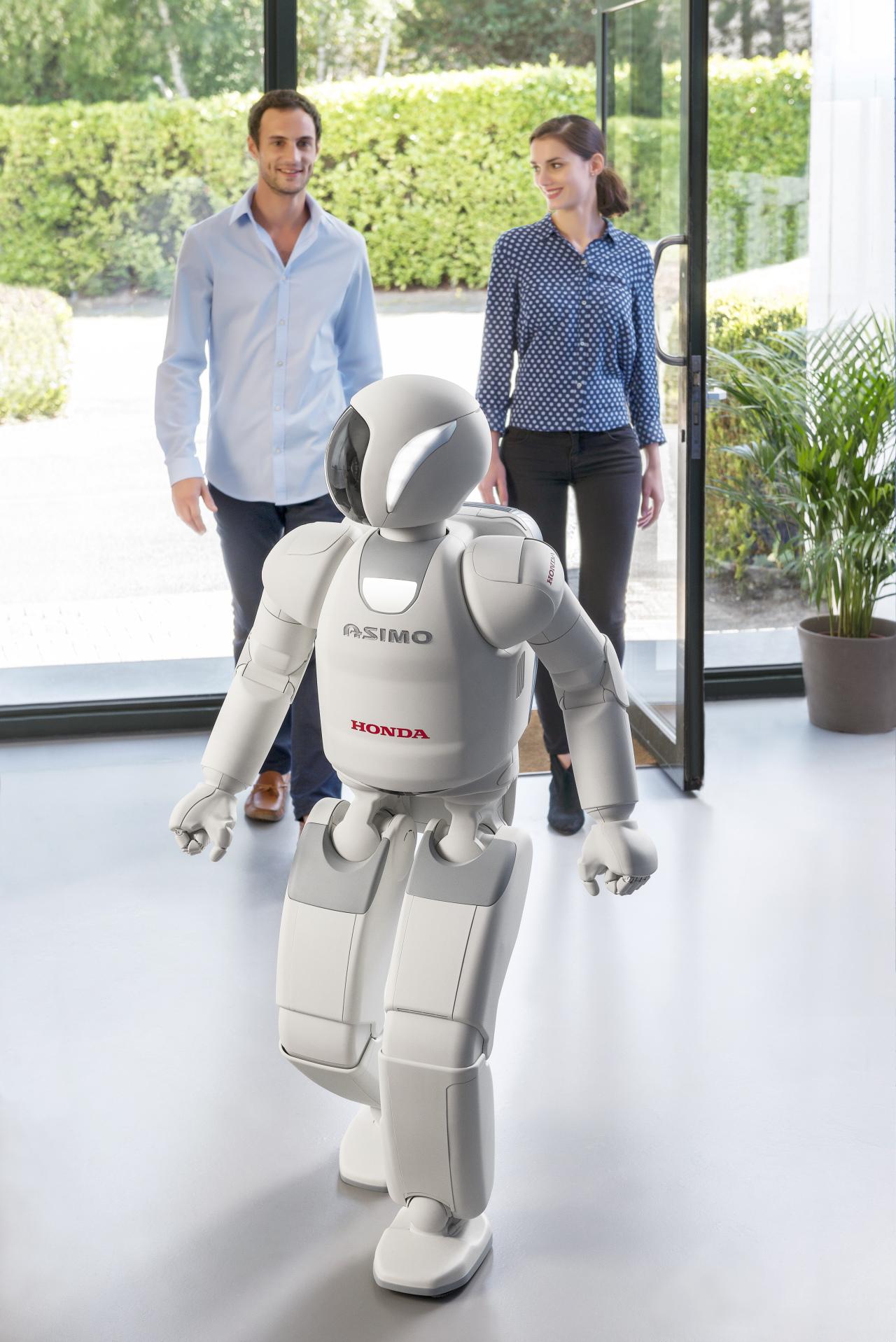 Diaporama et photos - Voiture autonome et robot humanoïde avancent sur ...