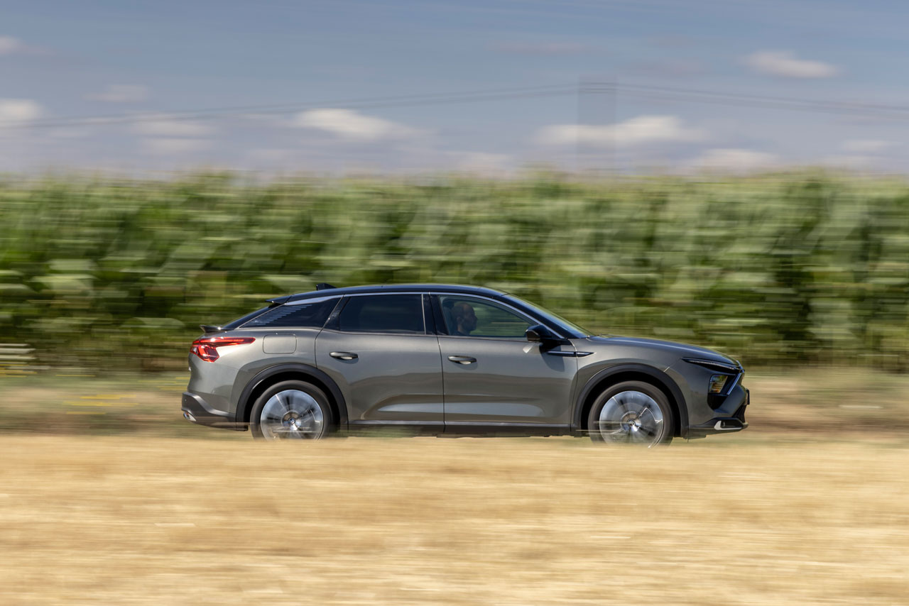 Photo 7 - Dimensions Citroën C5 X 2022 - Essai comparatif Citroën C5 X vs C5 Aircross : plutôt ...