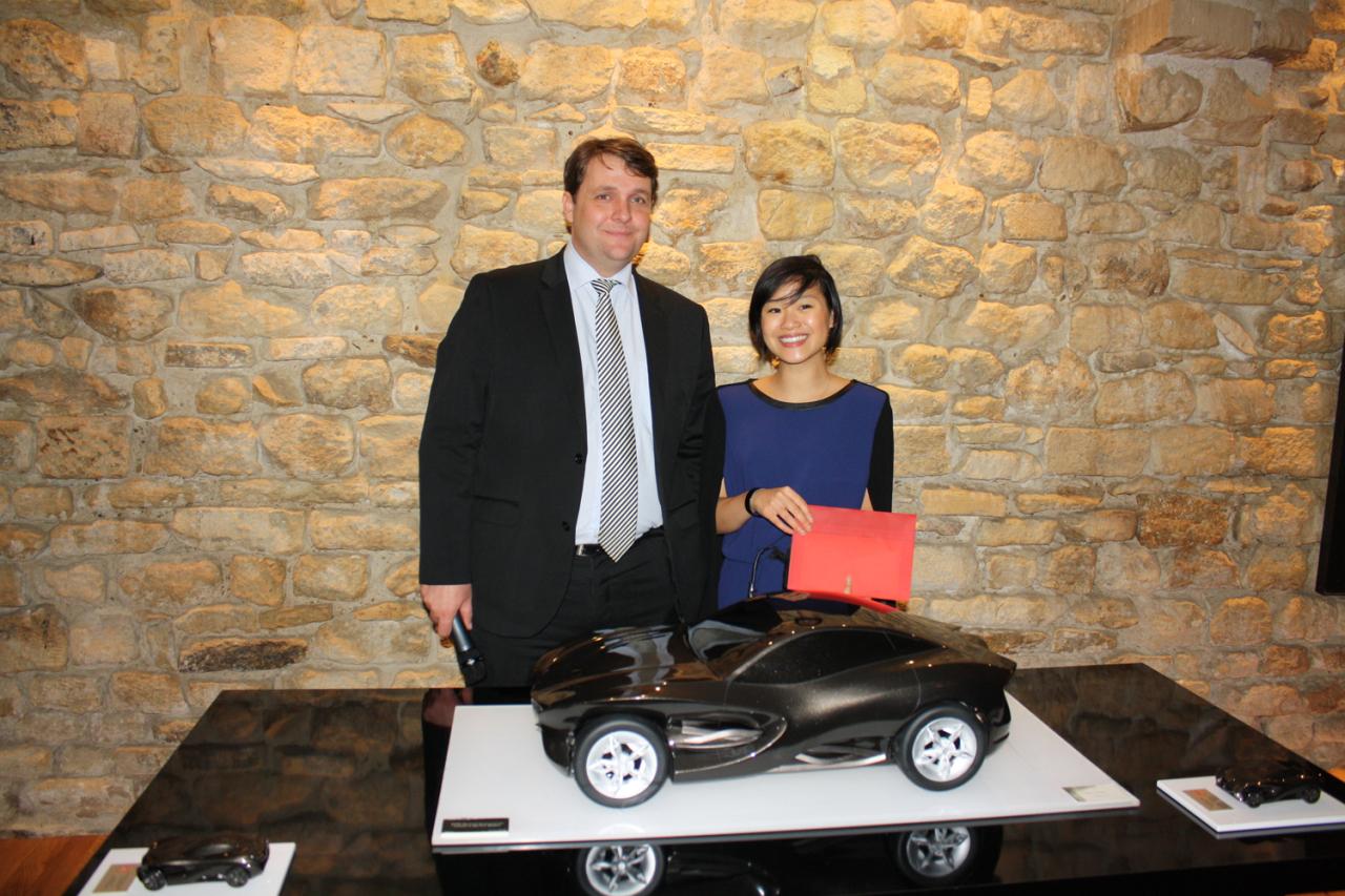 Une BMW gothique remporte le concours RM