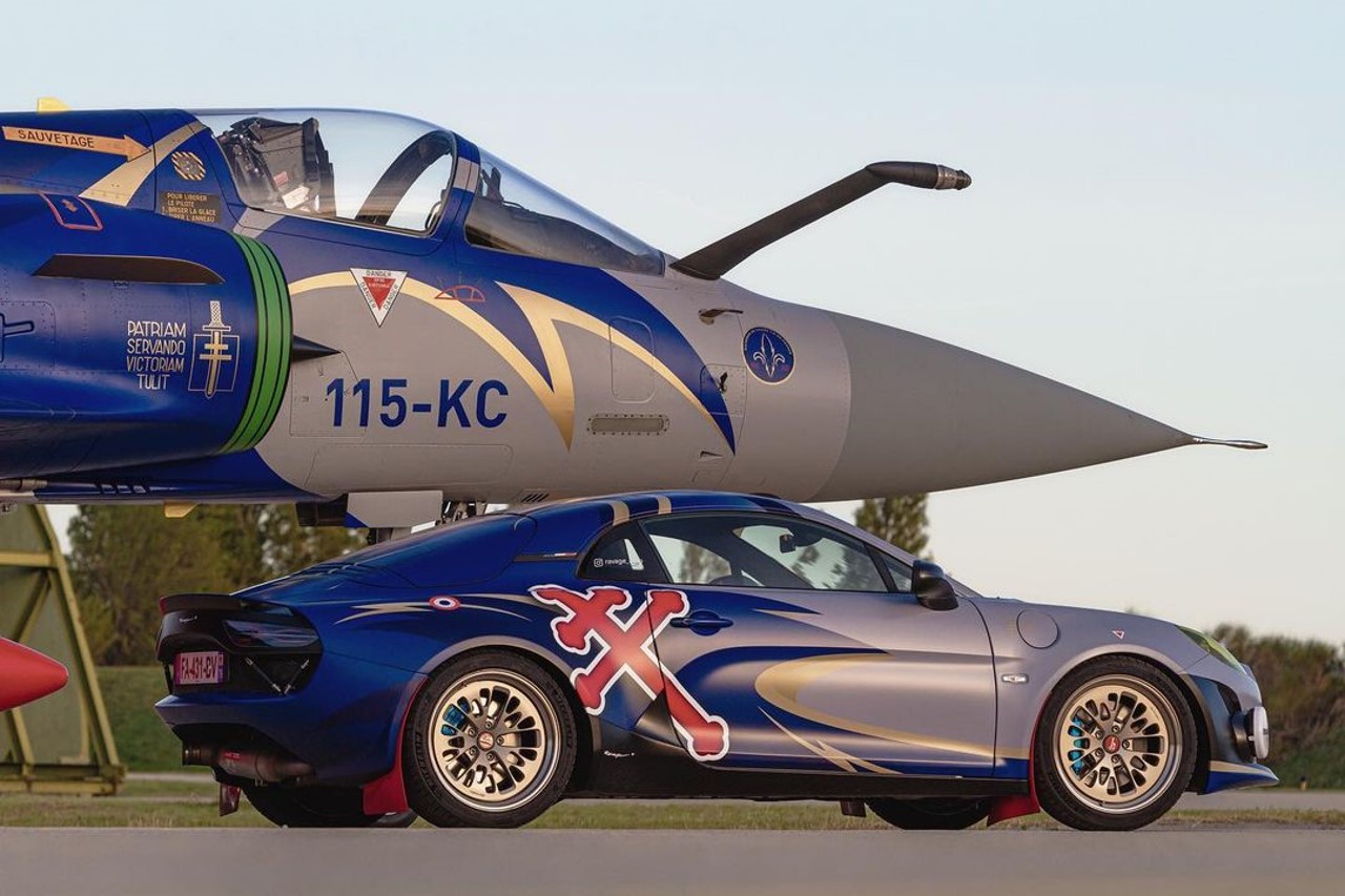 Photo 3 - Alpine A110 Ravage avion tarmac - Alpine Ravage. L'A110 ...