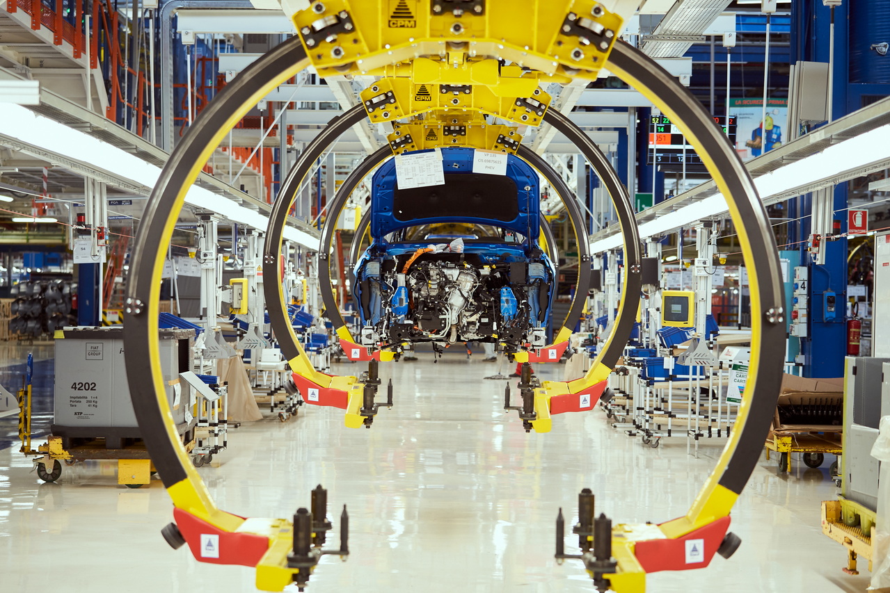 Photo 2 - usine melfi italie jeep - Stellantis. Un nouveau moteur ...