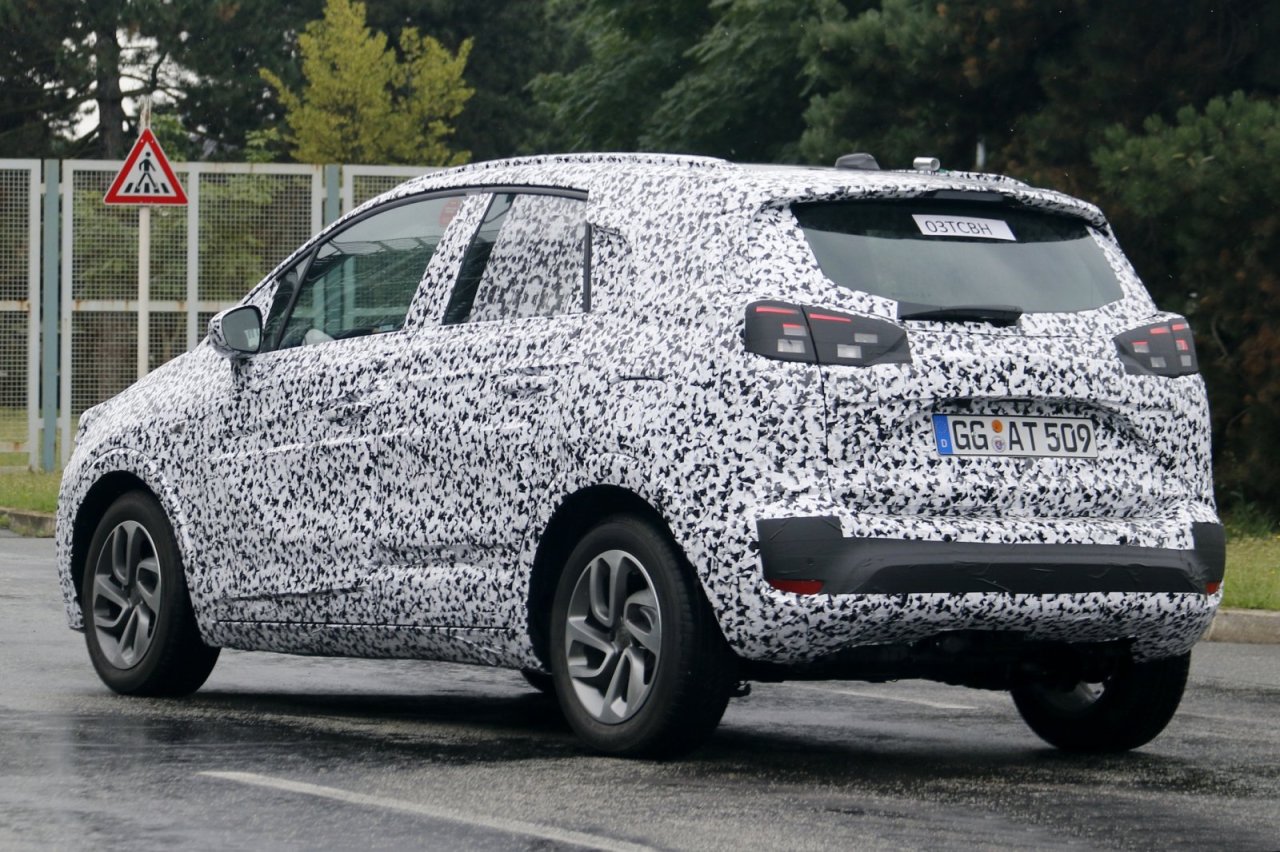 Photo 3 - spyshot futur Opel Meriva 2017 vue arrière - Nouvel Opel ...