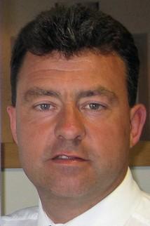 Xavier Morvan Créateur des marques de véhicules d'occasion Distinxion ...