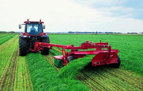 KVERNELAND Taarup fauche sur 9 mètres