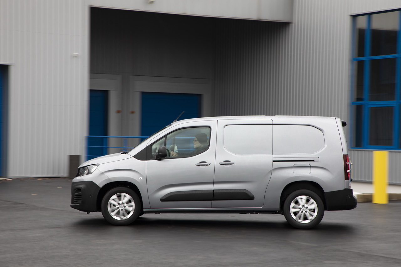 Photo 7 - Peugeot Partner Citroen Berlingo VUL - Le marché français des ...