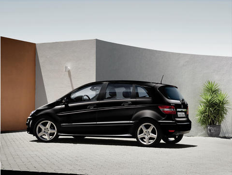 Diaporama et photos - Mercedes lance quatre séries suréquipées | L'Argus