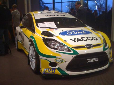 Photo 1 - Les concessionnaires Ford sponsorisent une Fiesta dans le ...
