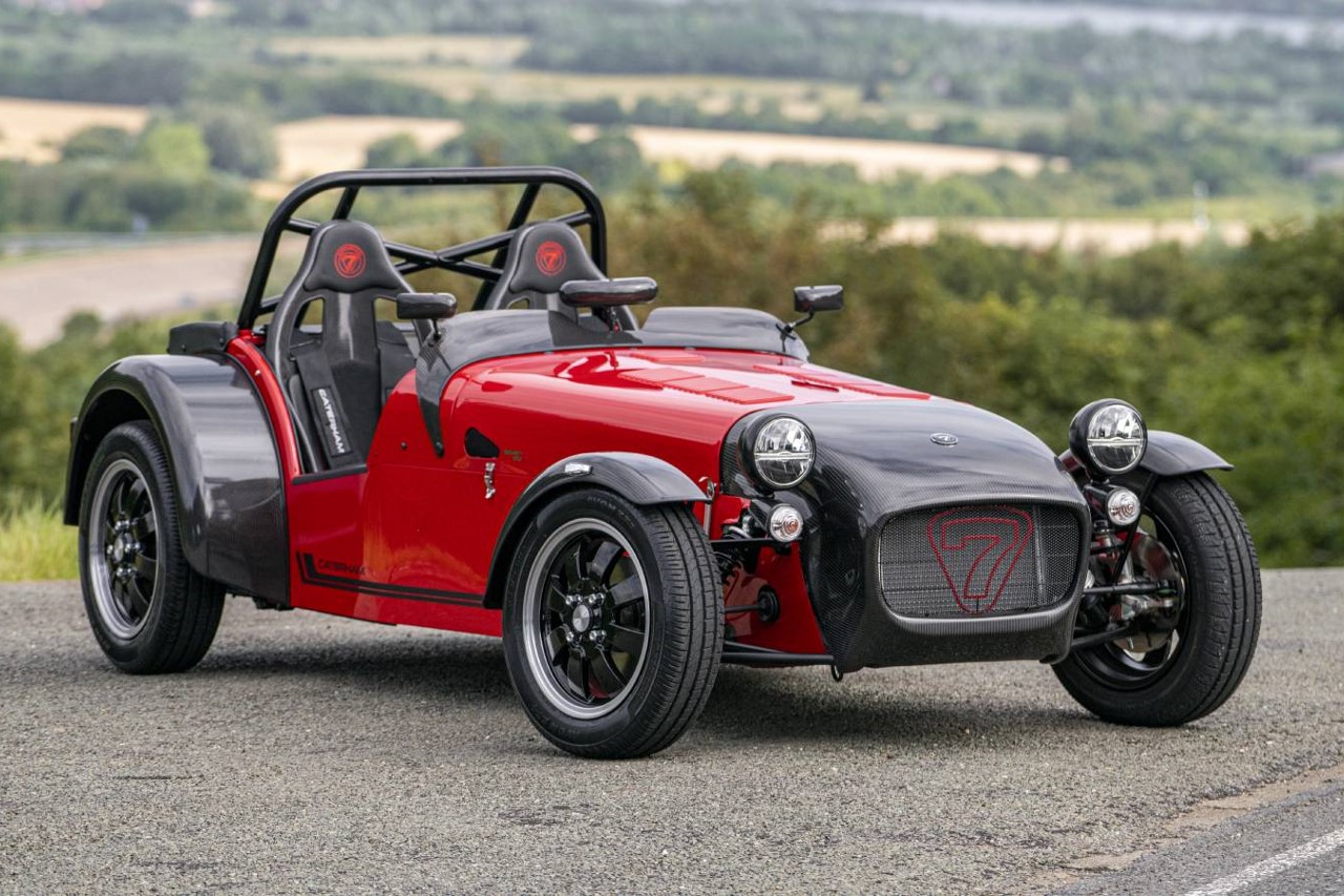 Caterham Seven 170 (2021). La sportive de 440 kg disponible en France