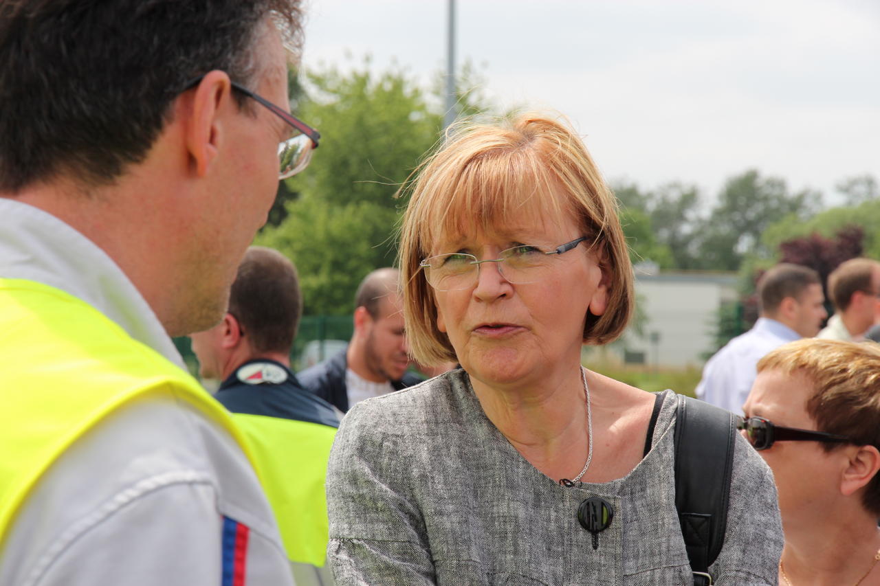 Diaporama et photos - La CGT met la pression sur PSA | L'Argus