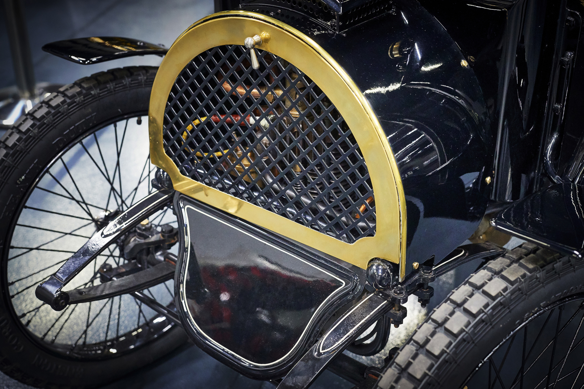 Photo 18 - Renault Type B 1899 calandre - 120 ans de Renault : les ...