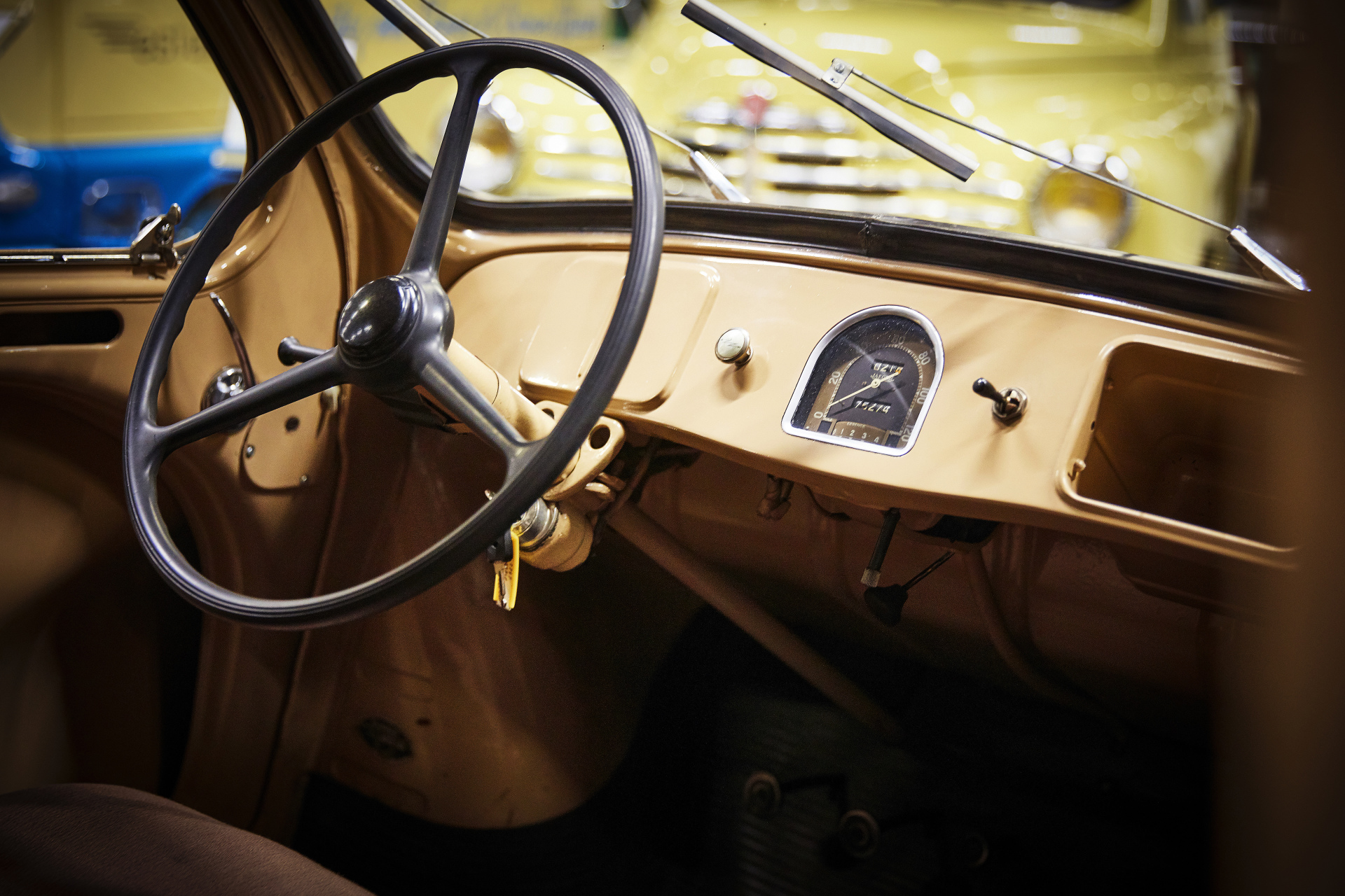 Photo 14 - Renault 4CV (R1060) 1946 tableau de bord - 120 ans de ...