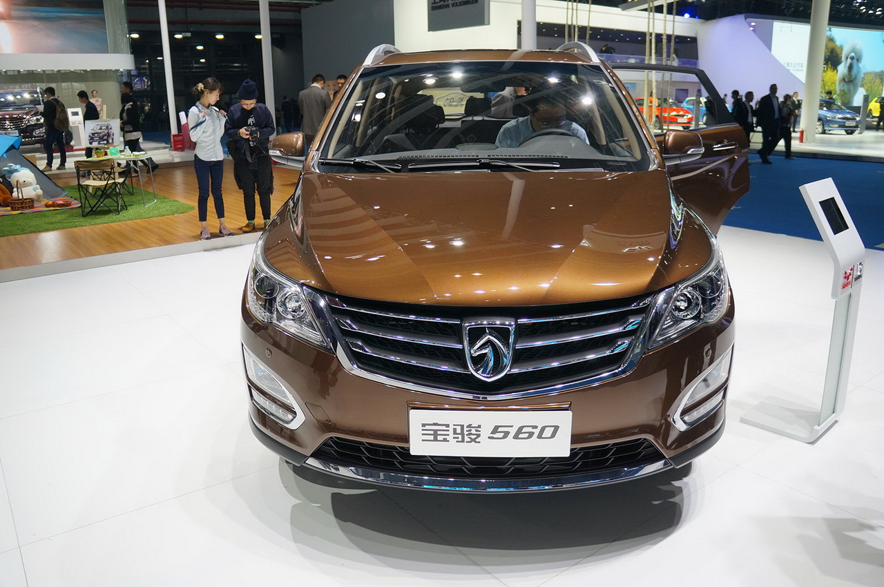 Photo 2 - Face avant Baojun 560 - SHANGHAI 2015 - La Baojun 560 veut ...