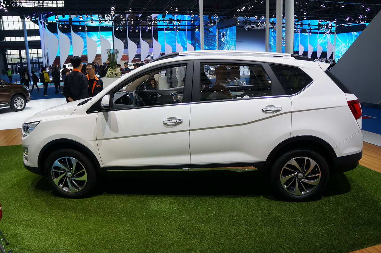 Diaporama et photos - SHANGHAI 2015 - La Baojun 560 veut profiter du ...