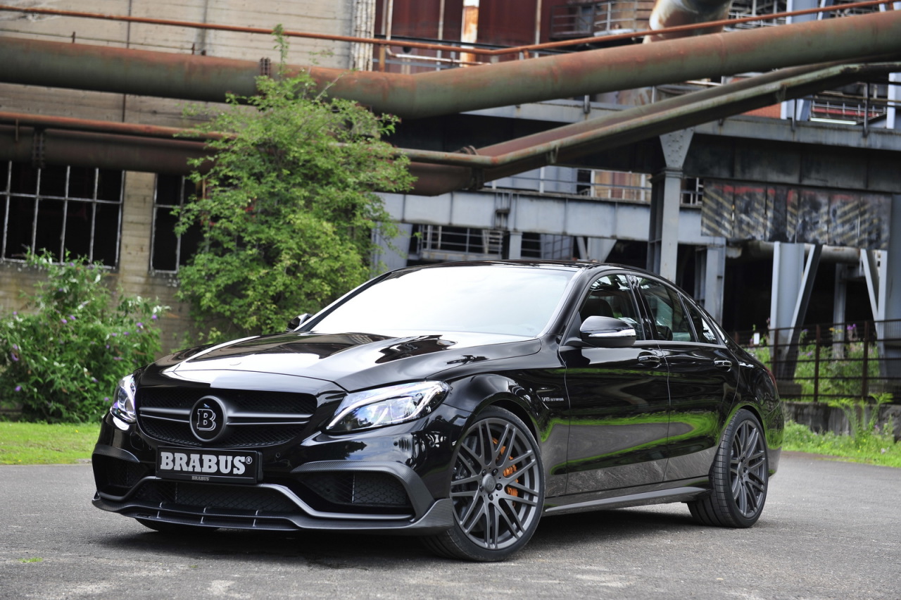 Une Classe C de 600 ch débarque à Francfort : merci Brabus