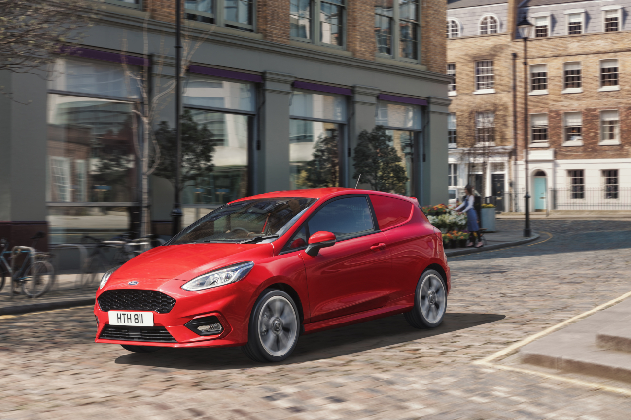 Photo 5 - Ford Fiesta Van E85 - Ford E85 (2021). L'éthanol arrive sur ...