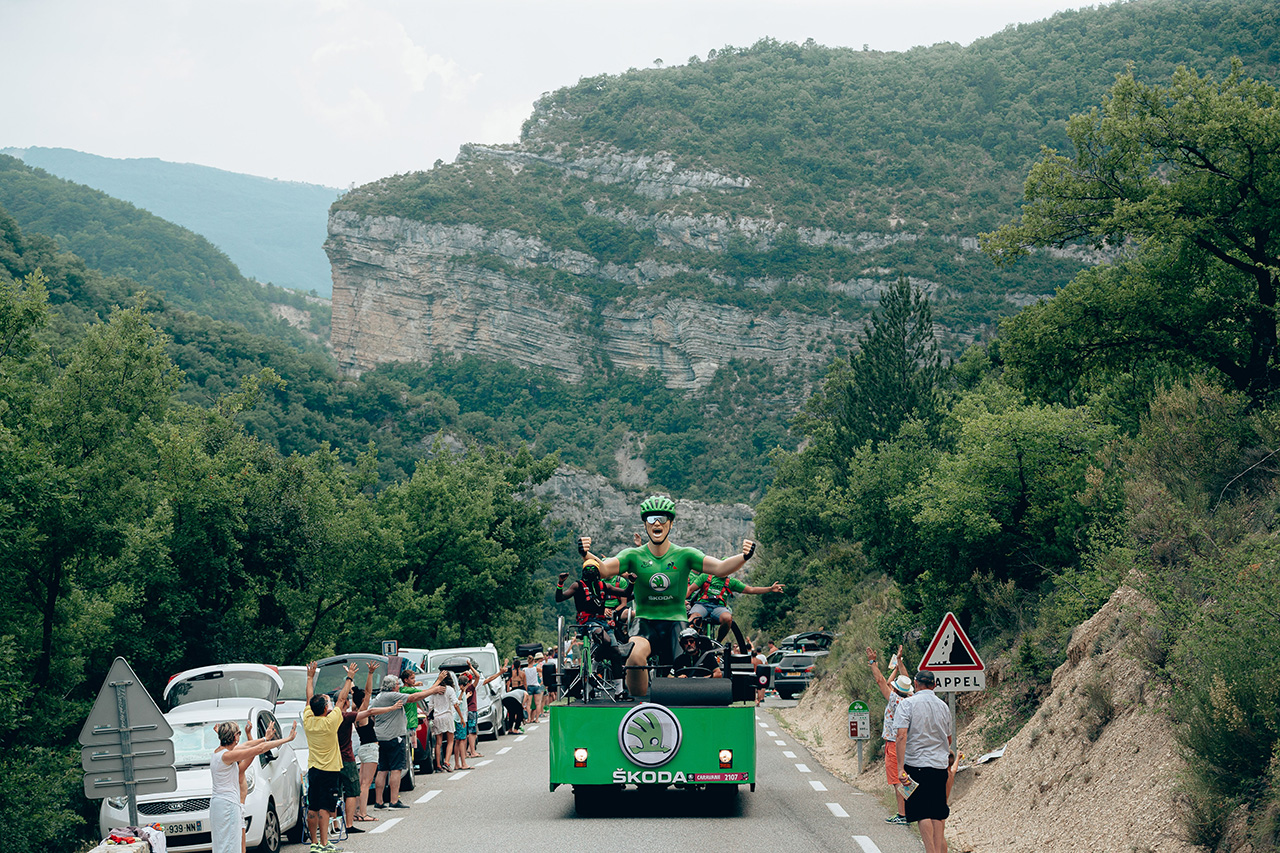 Tour de France. La caravane publicitaire, un incontournable du Tour ...