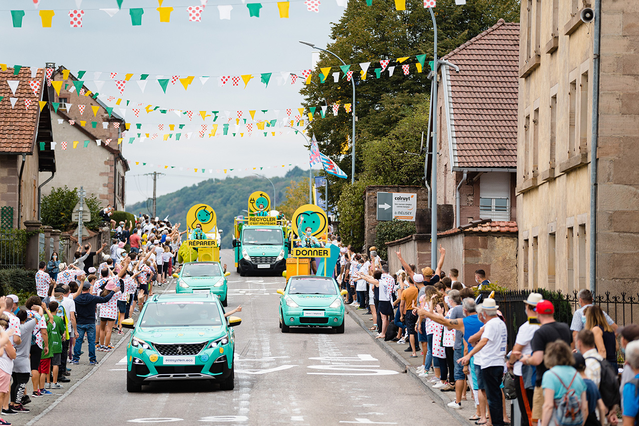 Tour de France. La caravane publicitaire, un incontournable du Tour ...