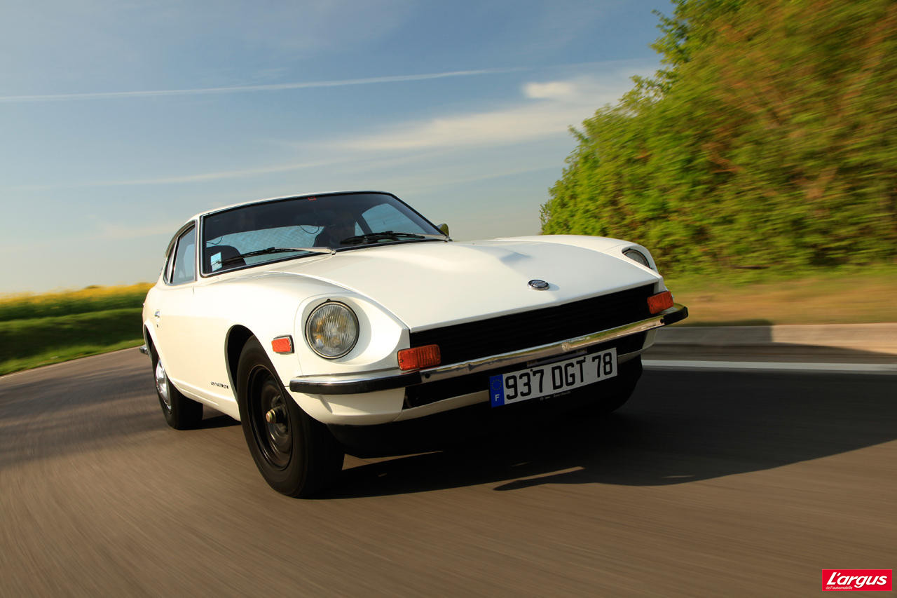 Photo 20 - 3/4 avant Datsun 240Z blanche - Datsun 240Z vs Nissan 370Z : c'était mieux avant