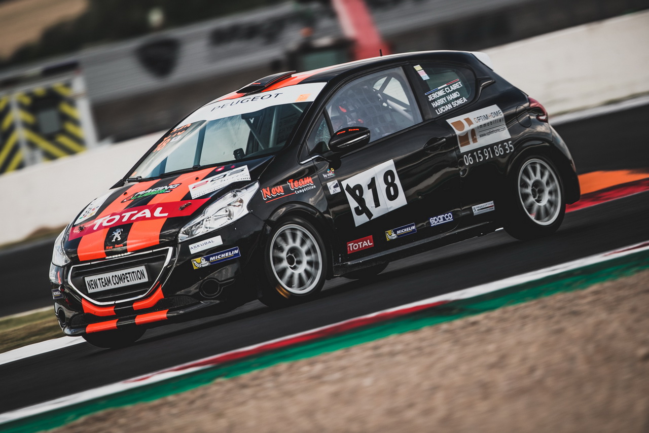 Photo 97 - 208 Racing Cup New Team Competition action avant gauche - L ...