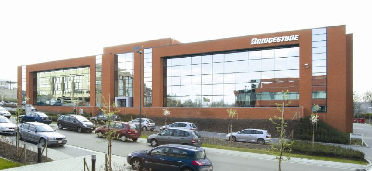 Diaporama et photos - Bridgestone ferme une usine de pneus en Italie ...