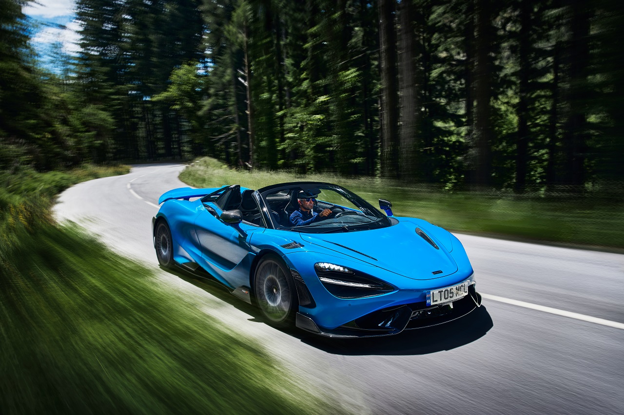 Photo 2 - McLaren 765LT Spider bleu - McLaren 765LT Spider (2021). 372 ...