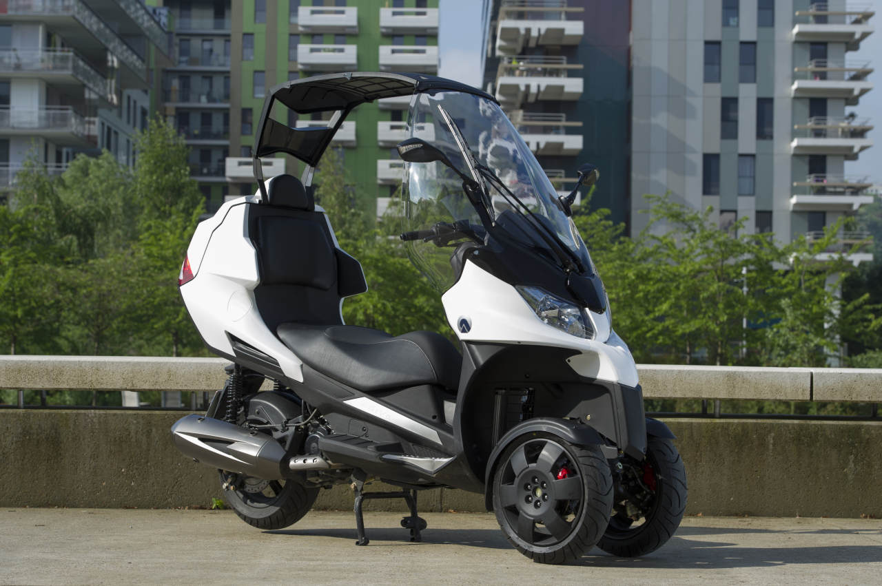 Photo 10 - Essai du scooter à trois roues Adiva 300 AD3 : le tricycle ...