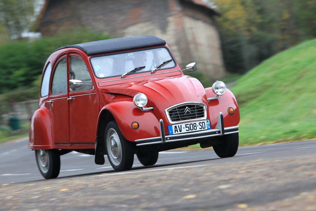 Photo 5 - Citroën 2CV et Citroën C3 : le conflit des générations