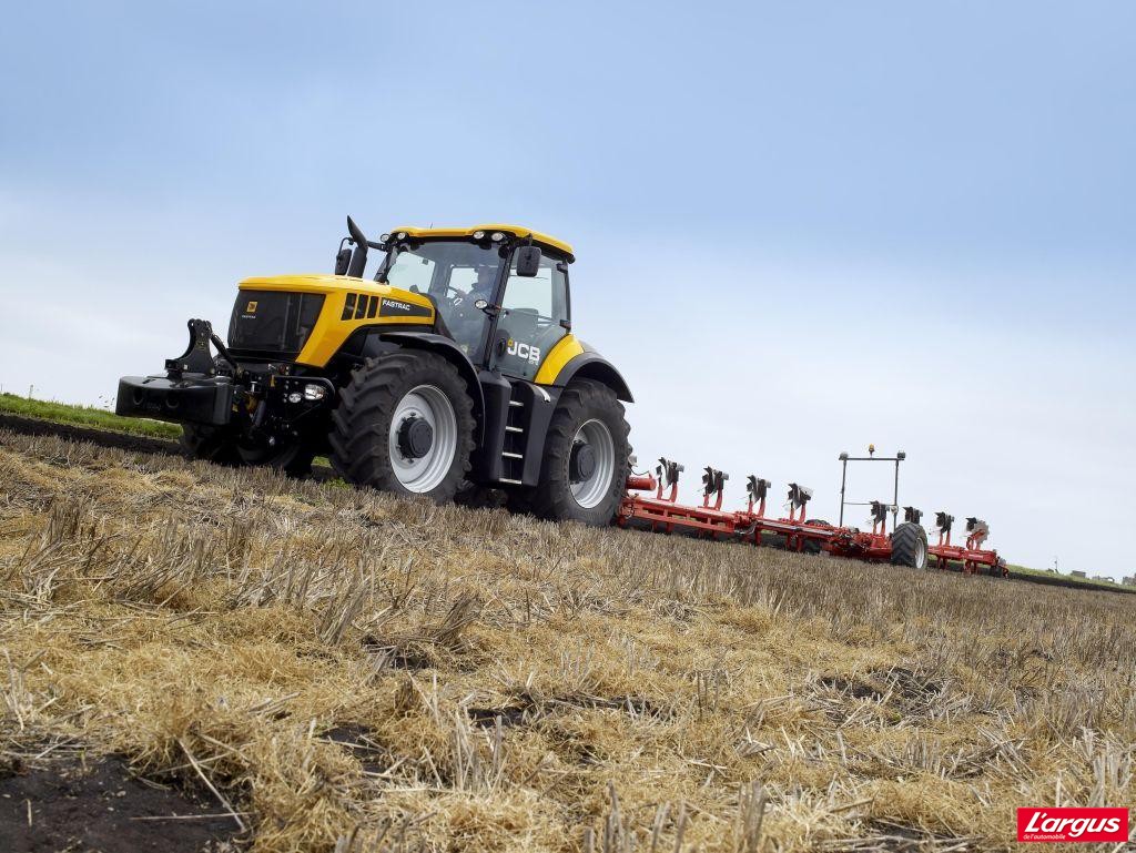 Les Fastrac 8000 de JCB économisent jusqu'à 10% de carburant