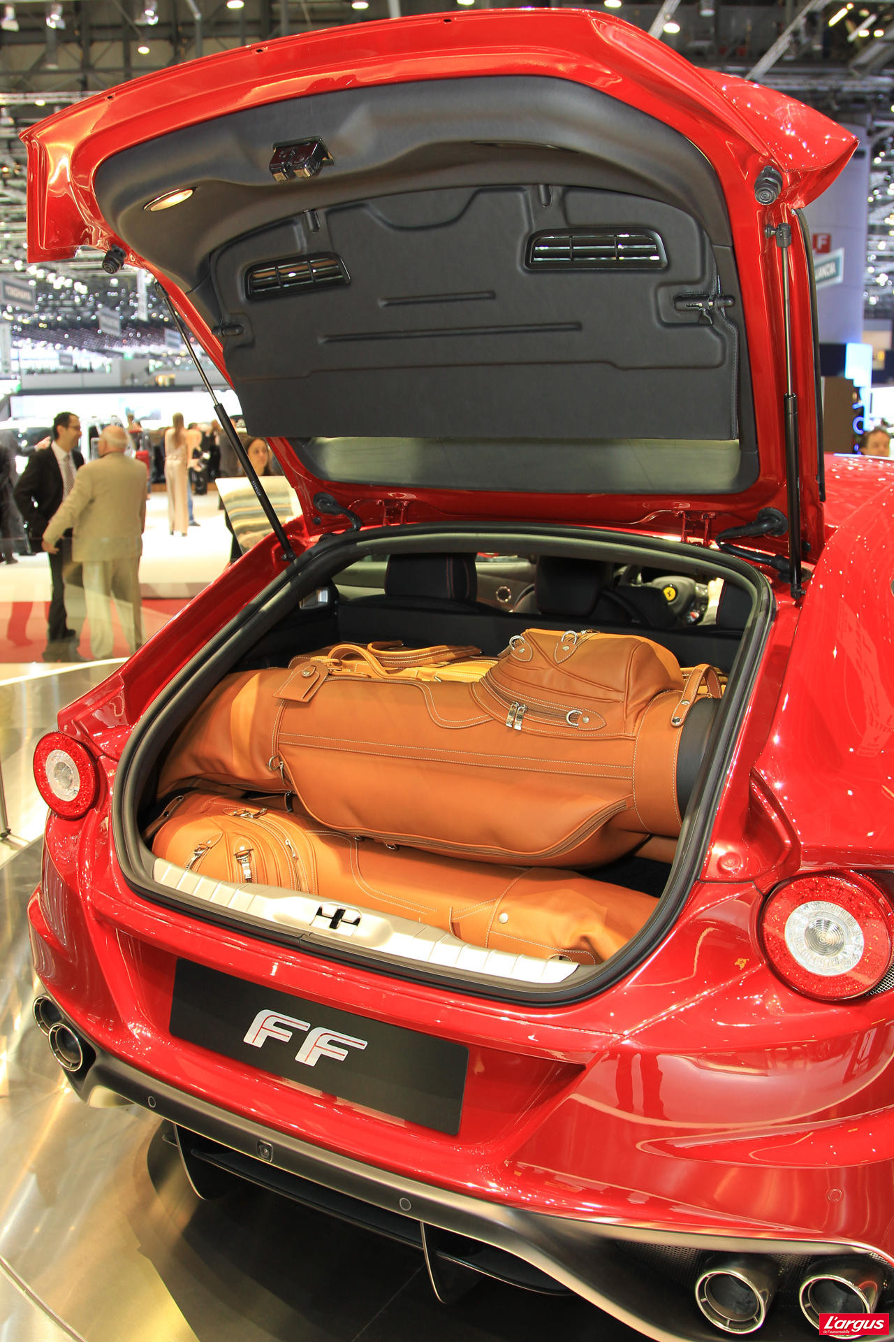 Ferrari_FF_004 - Ferrari dévoile la FF - Salon de Genève 2011