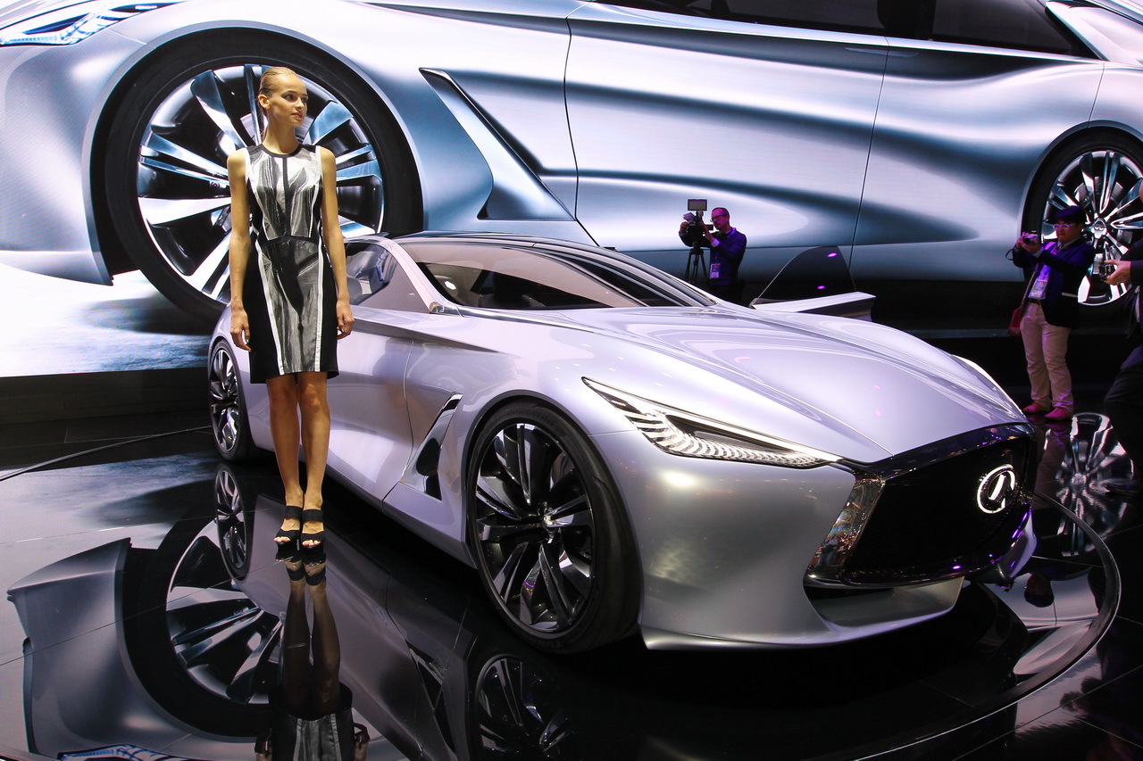 Le concept Infiniti Q80 Inspiration se montre au Mondial de l'Auto