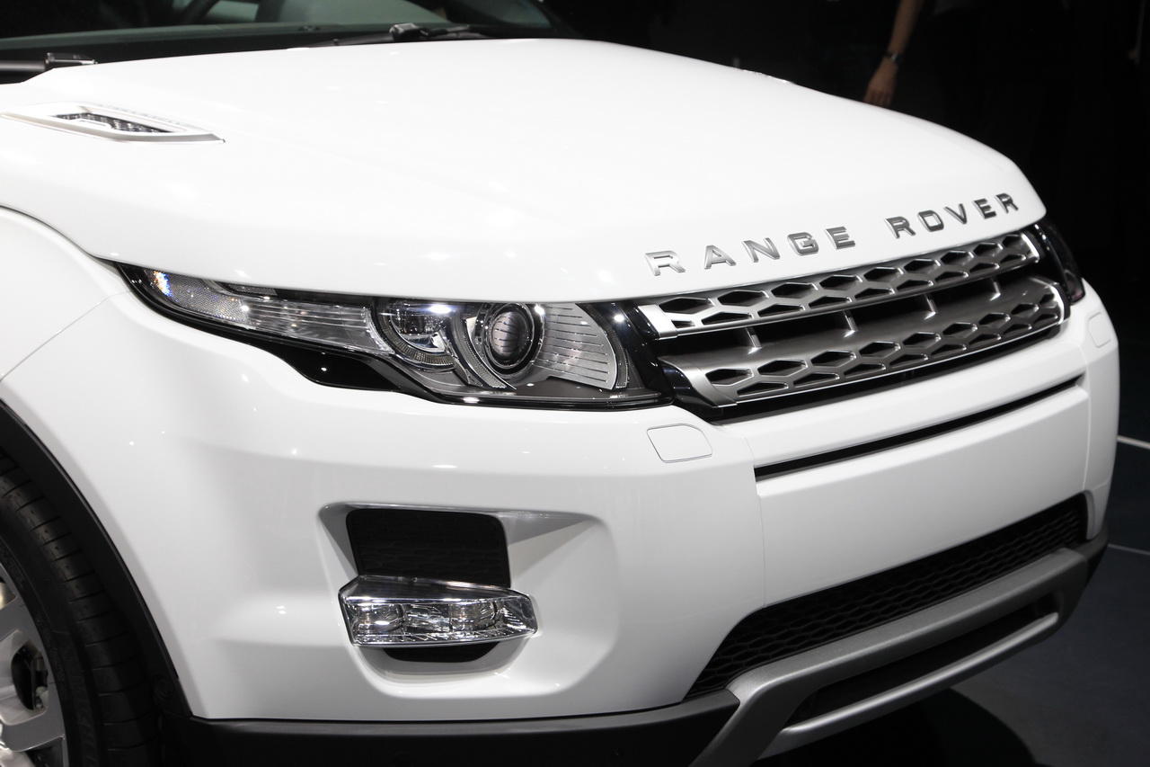 Land-Rover-Evoque_08 - Petit 4x4 et grandes ambitions - Salon de l'auto ...