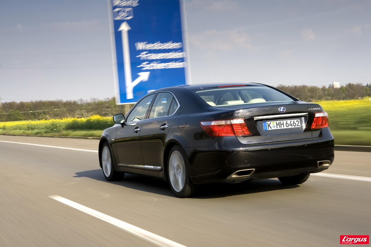 Photo 9 - Le Prince Albert de Monaco se mariera en Lexus