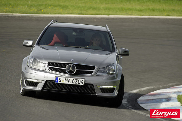 Mercedes_C-63_AMG_01_1 - Mercedes C63 AMG - Salon de Genève 2011