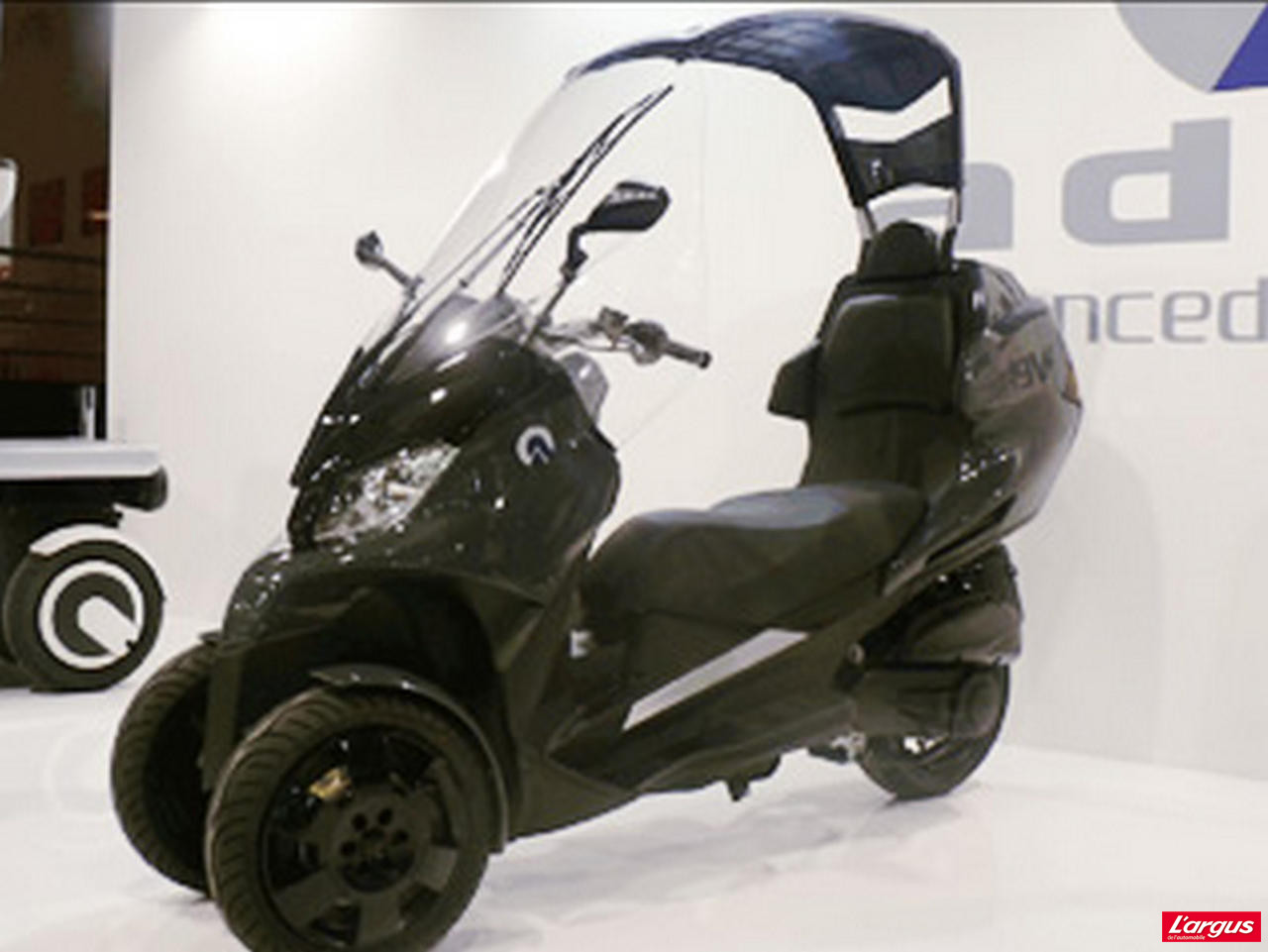 Le scooter à trois roues Adiva AD3 300 bientôt à Tokyo