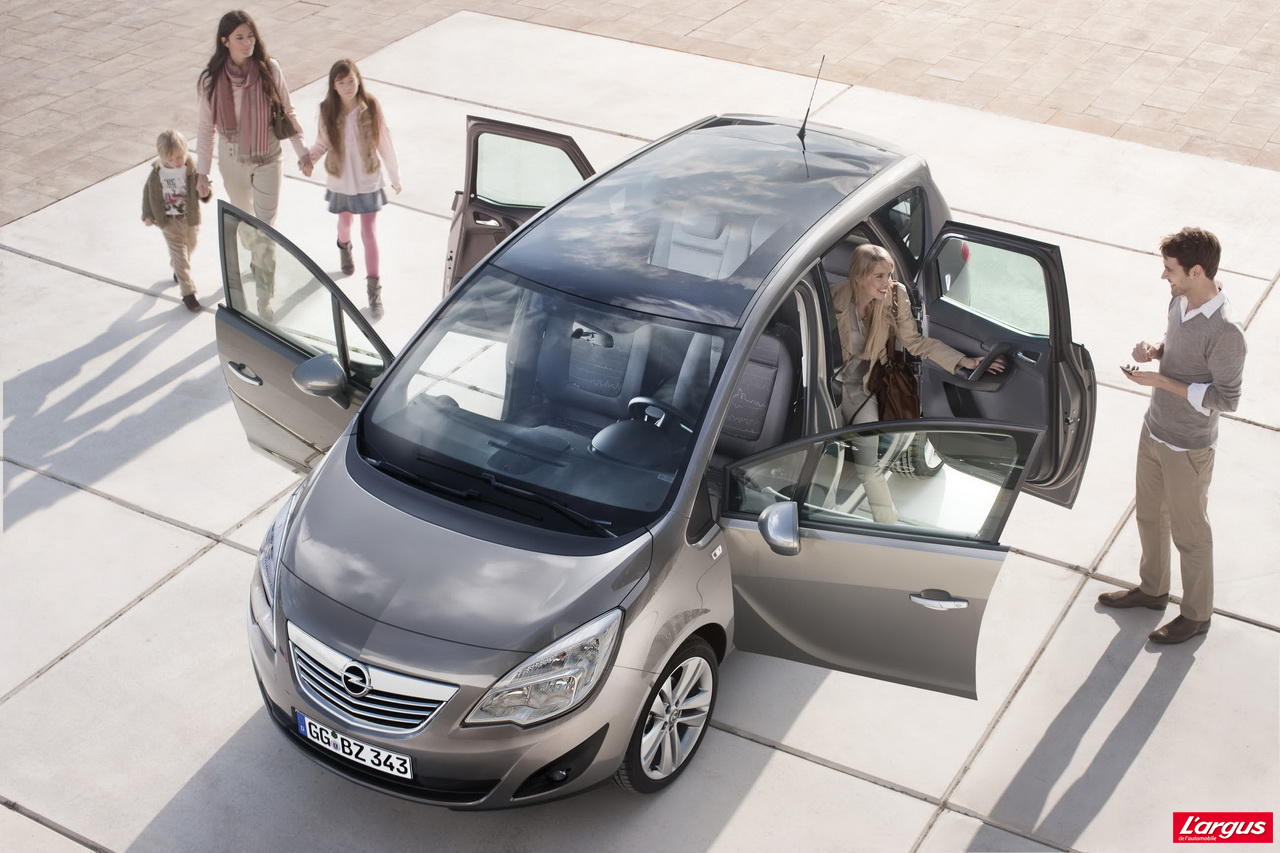 Opel-Meriva_01 - Portes ouvertes sur la modularité - Salon de l'auto 2010