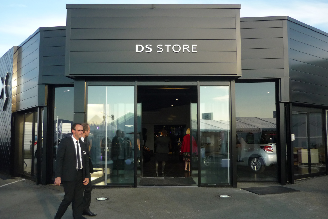 Diaporama et photos - Le 1er DS Store ouvre ses portes à Royan | L'Argus